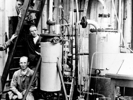 A Molecule Makes History - Wacker Chemie AG